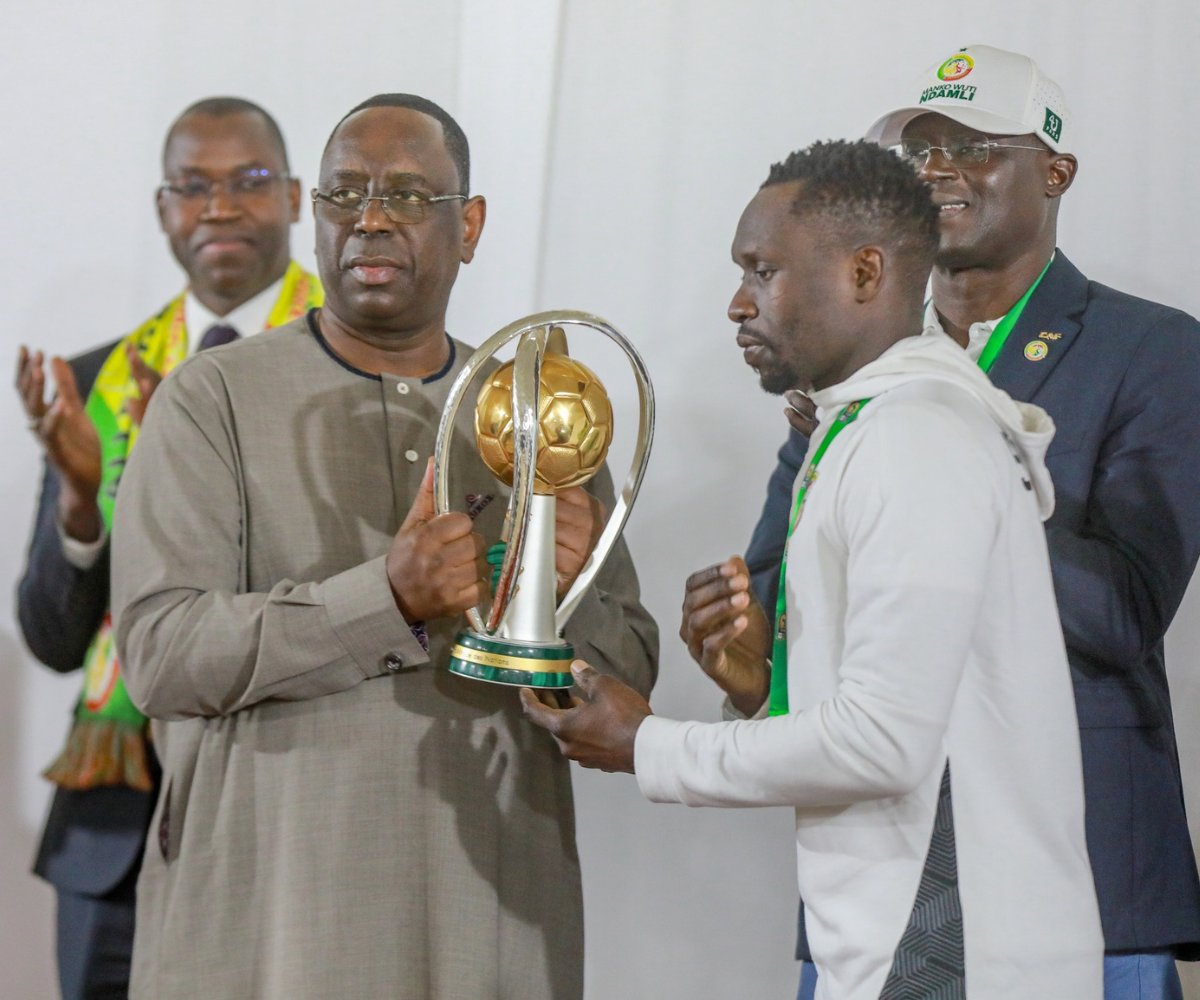 SENEGAL : Macky Sall gâte les Lions locaux vainqueurs du CHAN 2023 ...